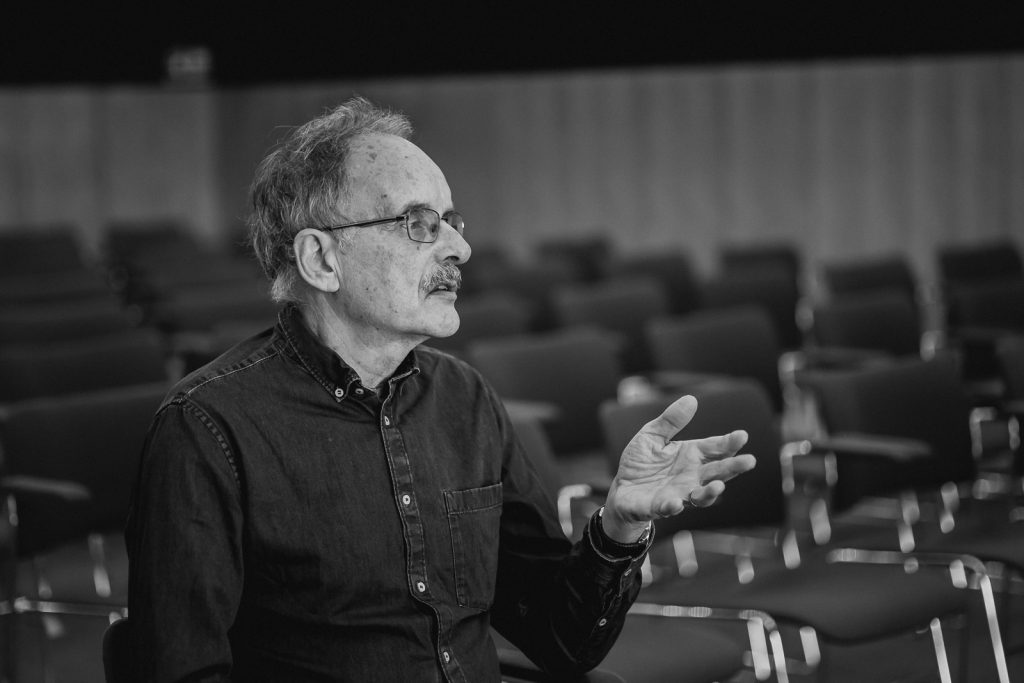 TIM BENTON – Estudo Prévio